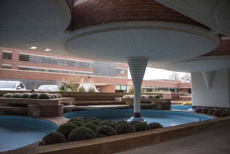 Revolutionary Frank Lloyd Wright Architecture & It's Impact On Creativity